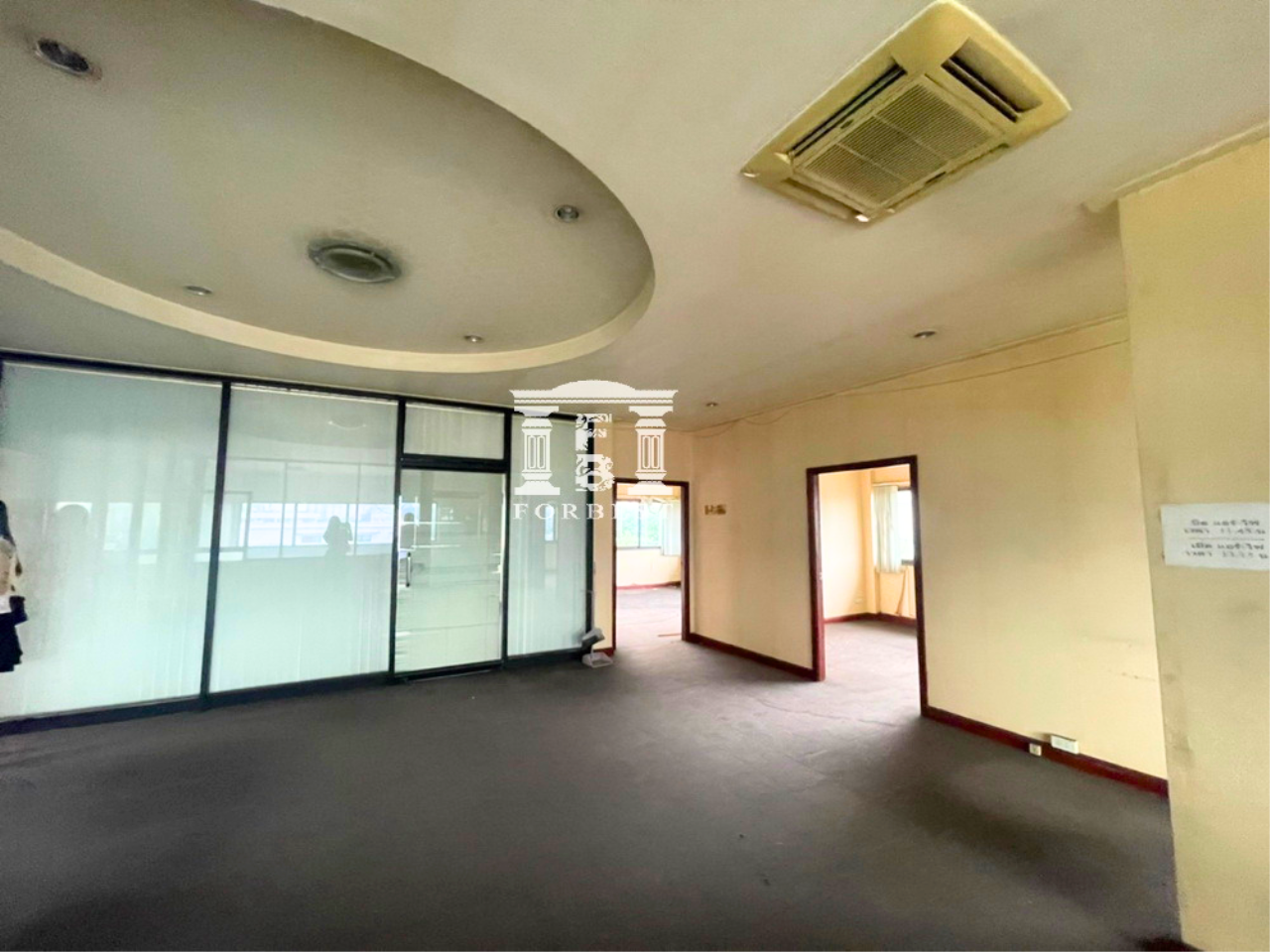 42139 - อาคารสำนักงาน สูง 3 ชั้น ติดถนนรัชดาภิเษก ใกล้ BTS พหลโยธิน ...